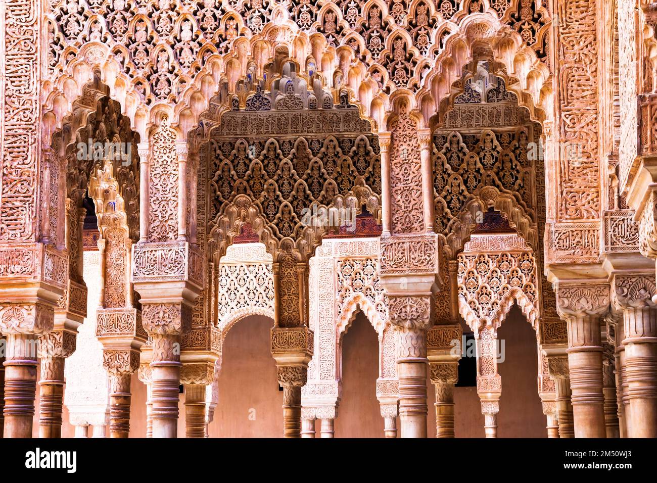 amazing Alhambra palace - unique carved walls in arabian style in ...