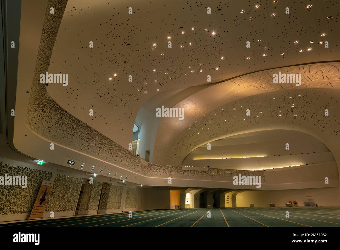 Beautiful architecture of Qatar Foundation Mosque inside view ...