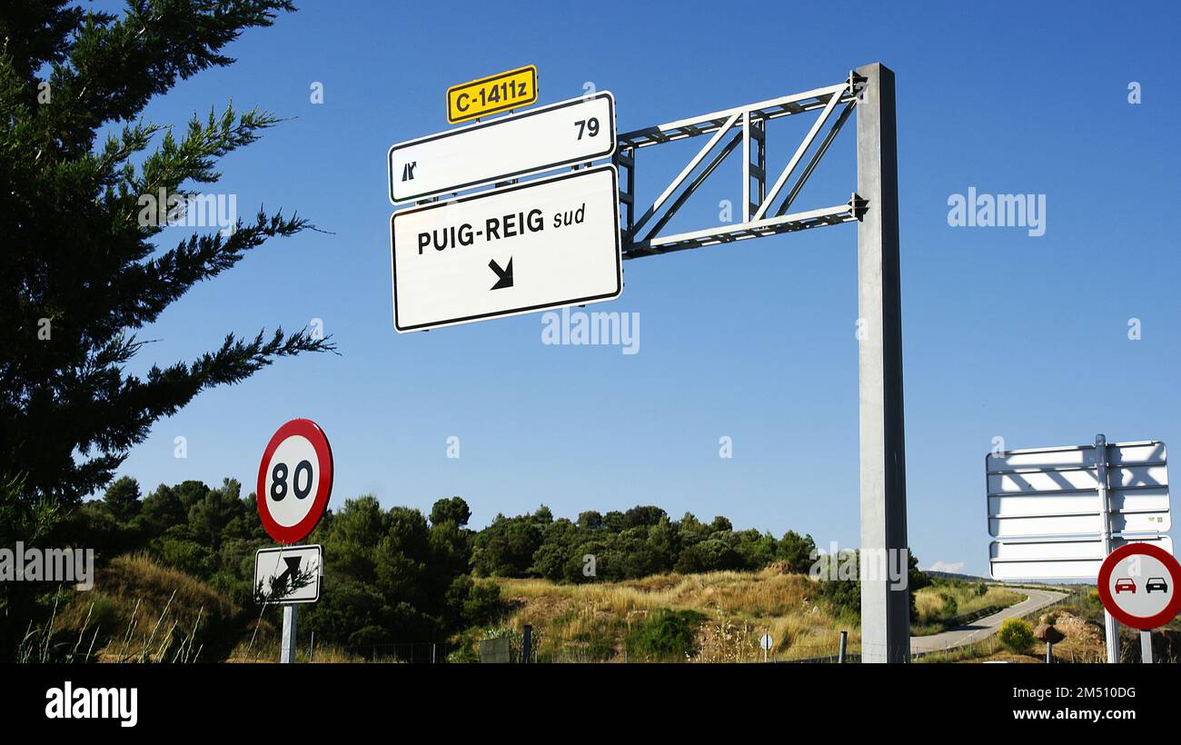 Informative road signs hi-res stock photography and images - Alamy