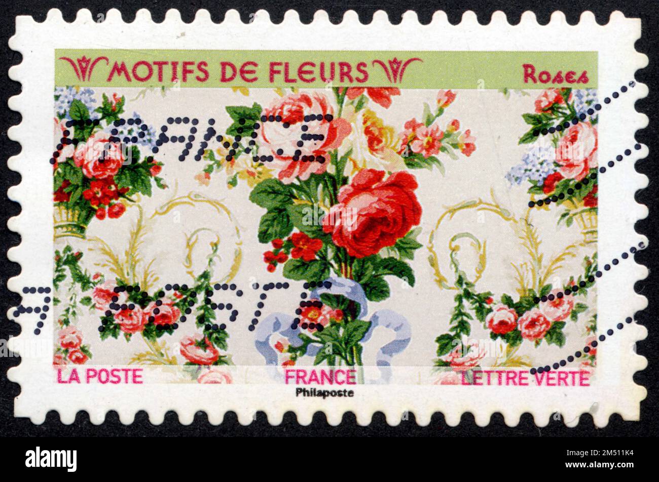 TIMBRE OBLITÉRÉ MOTIFS DE FLEURS. ROSES. LA POSTE. FRANCE. LETTRE VERTE ...