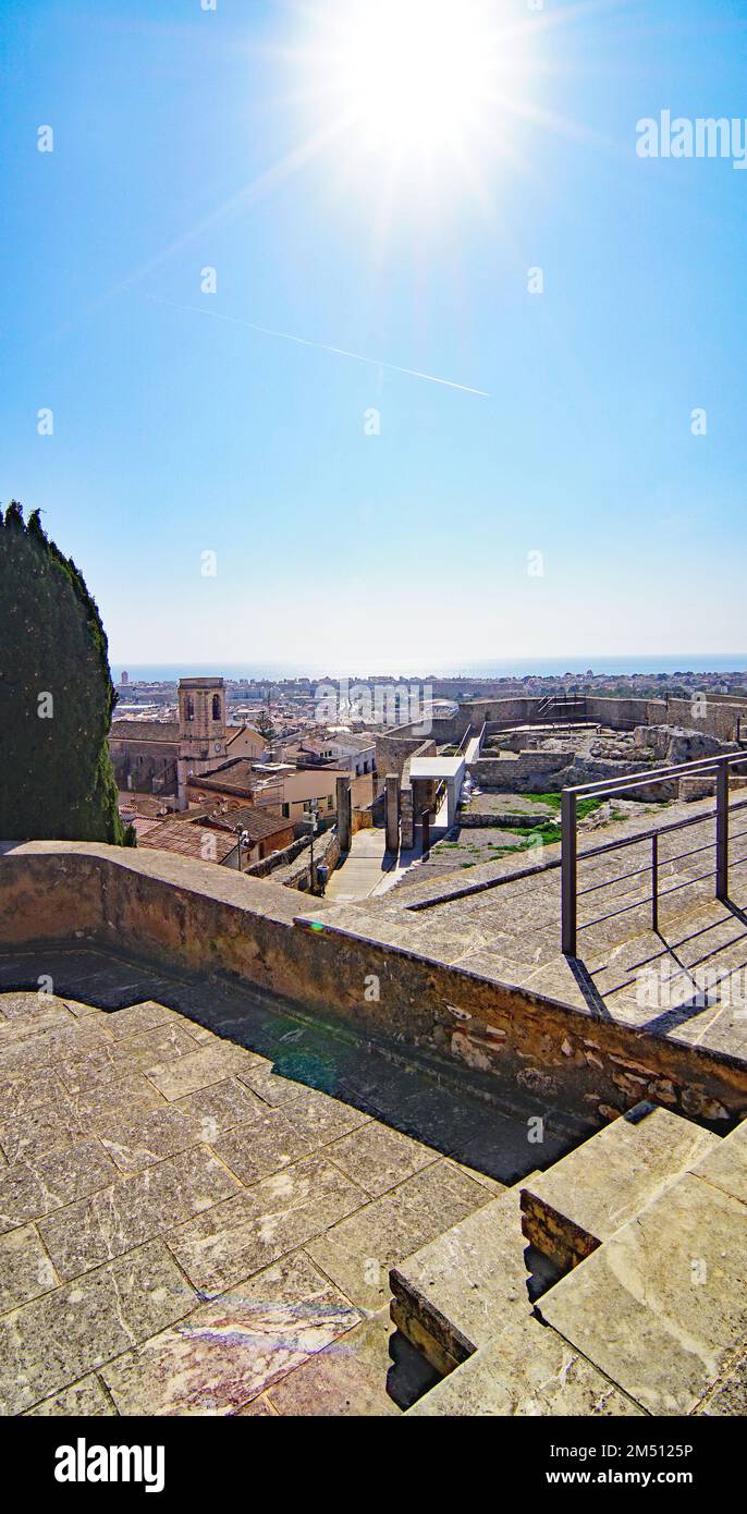 Panorámica de Calafell desde el castillo de la Santa Creu en Calafell ...