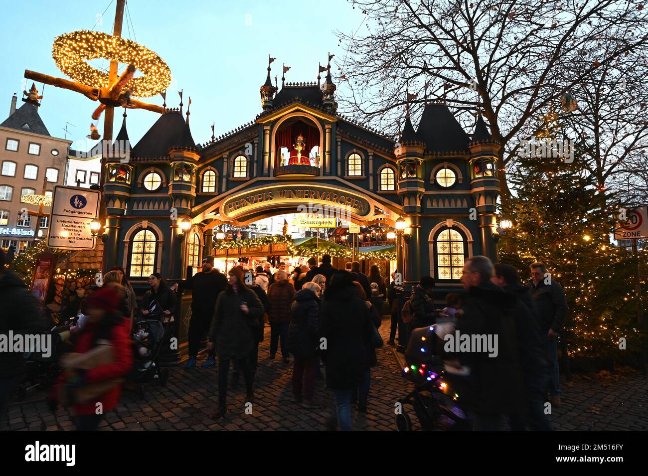 Weihnachtsmarkt Heumarkt Koln 2022