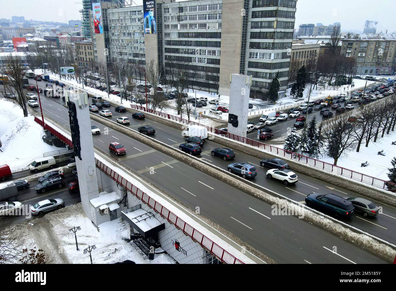 Car air pollution city road smog hi-res stock photography and images ...