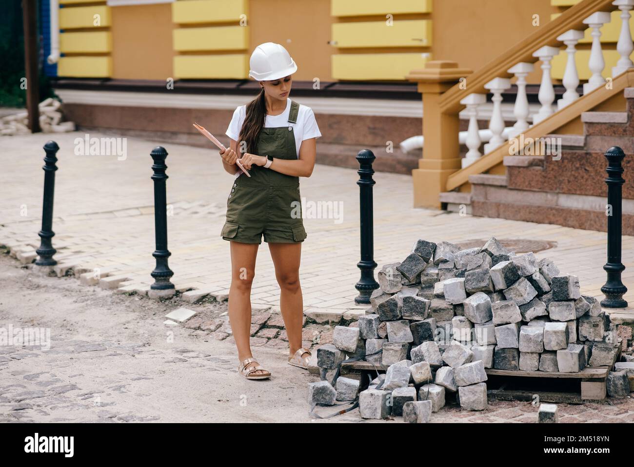 Materials engineer hi-res stock photography and images - Alamy