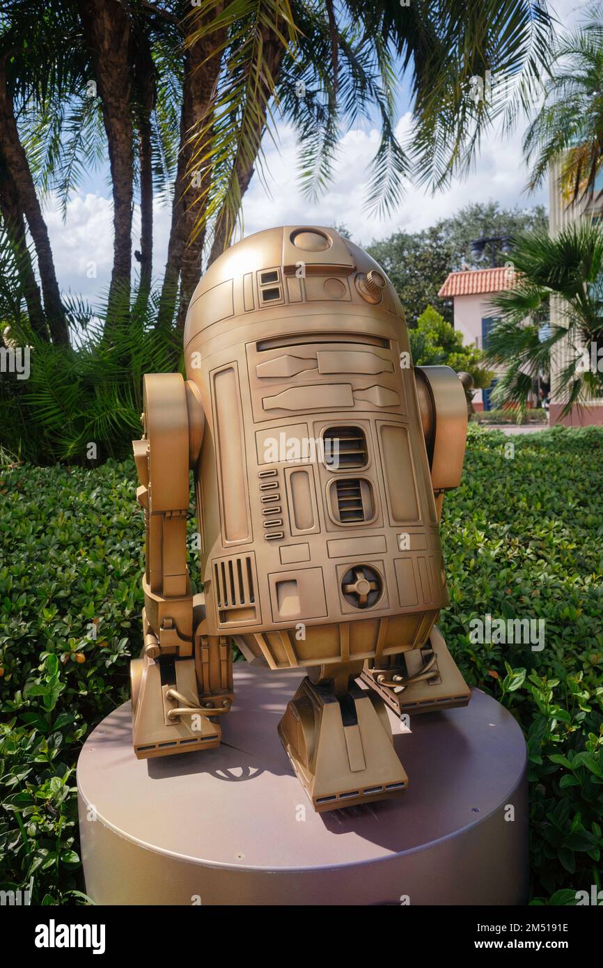 the R2-D2 Gold Statue at Disney World Hollywood Studios Orlando Florida ...