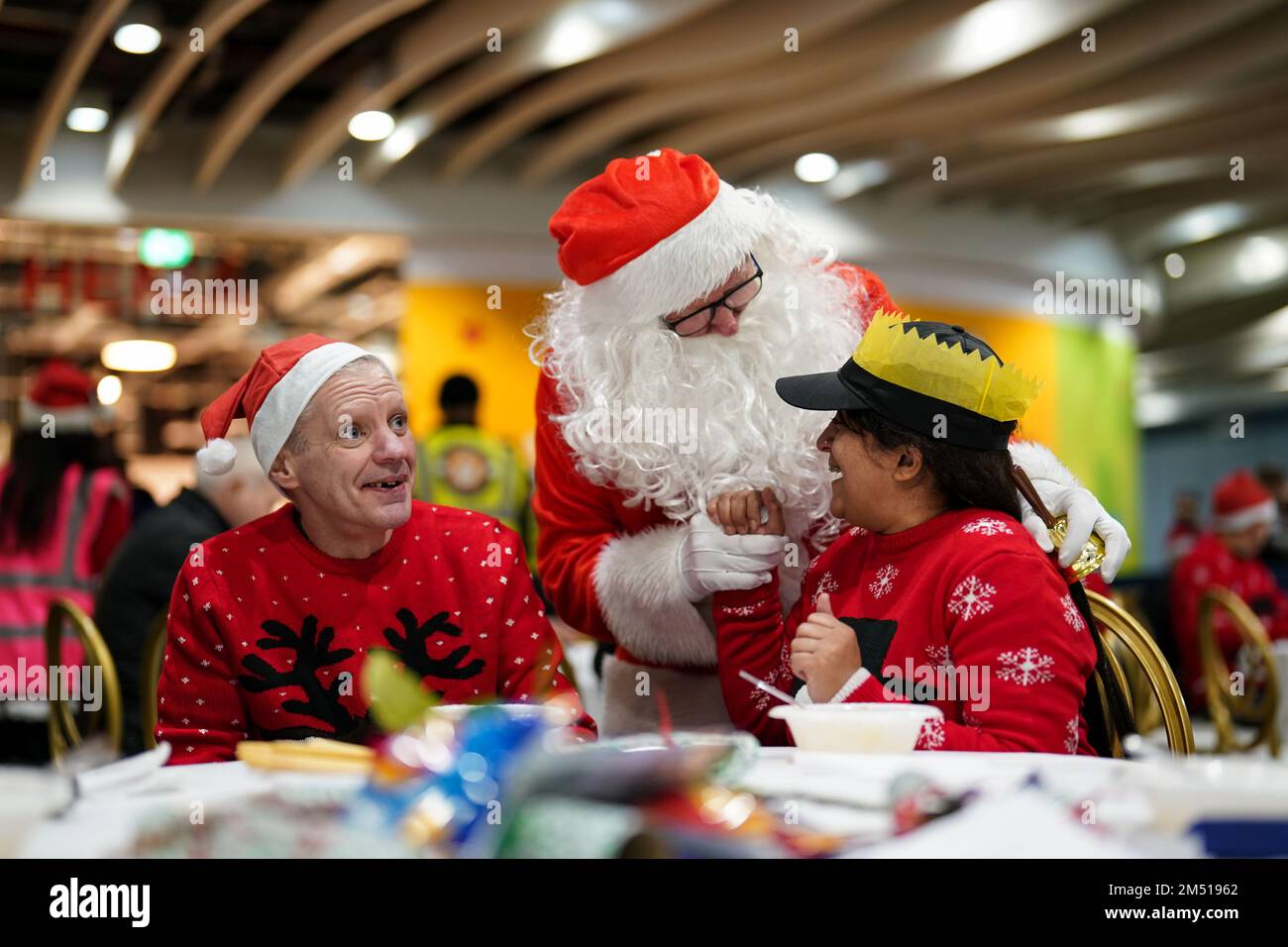 Homeless man dressed as santa claus hi-res stock photography and images ...