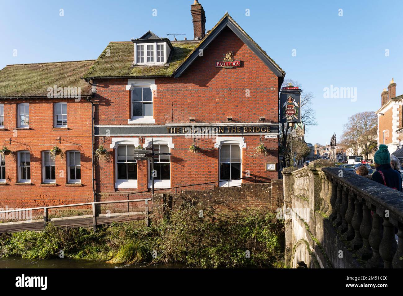 Pub winchester england hi-res stock photography and images - Alamy