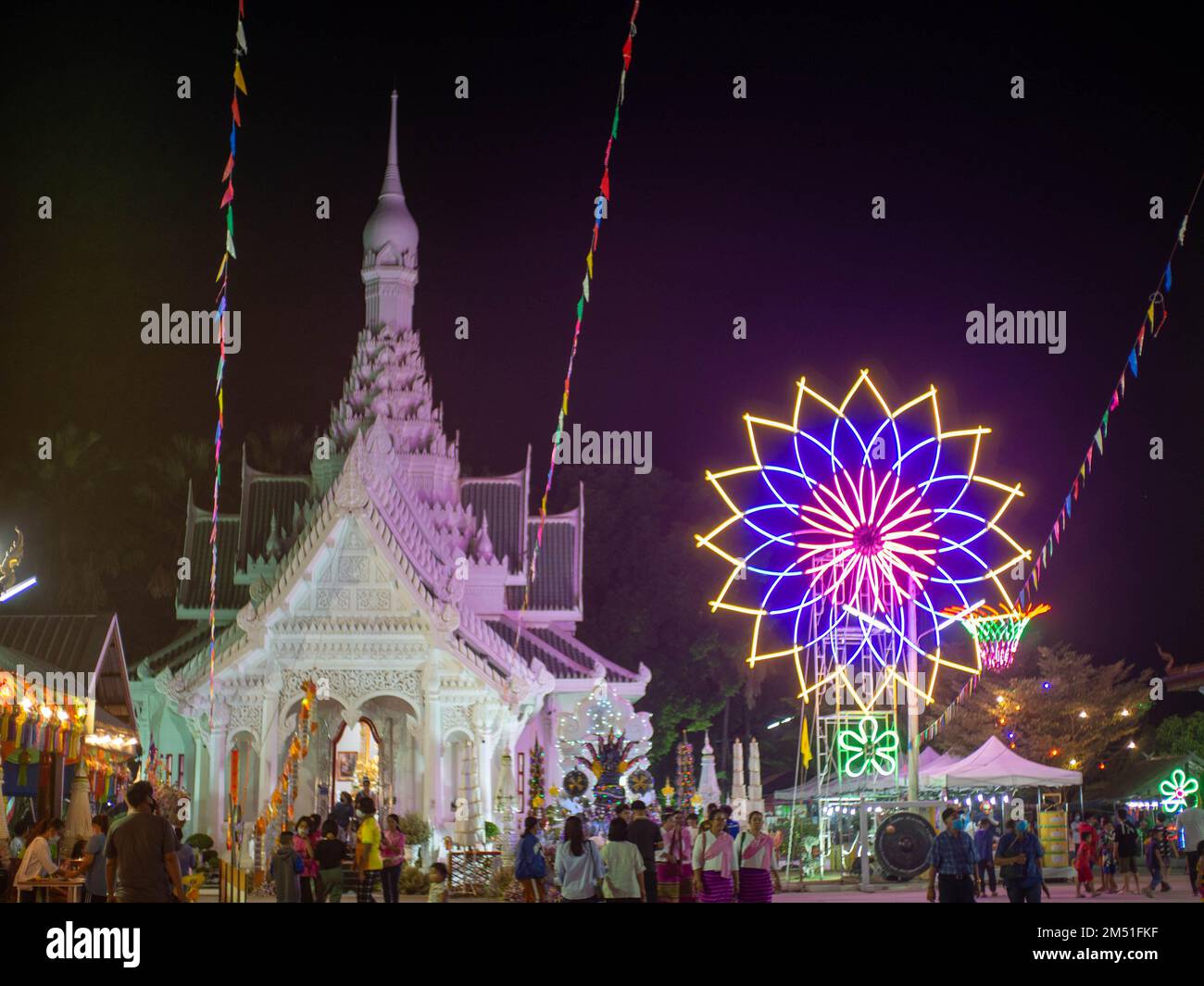 Flower arrangements at Temple name "Wat Luang Por Si La", Thungsaliam ...