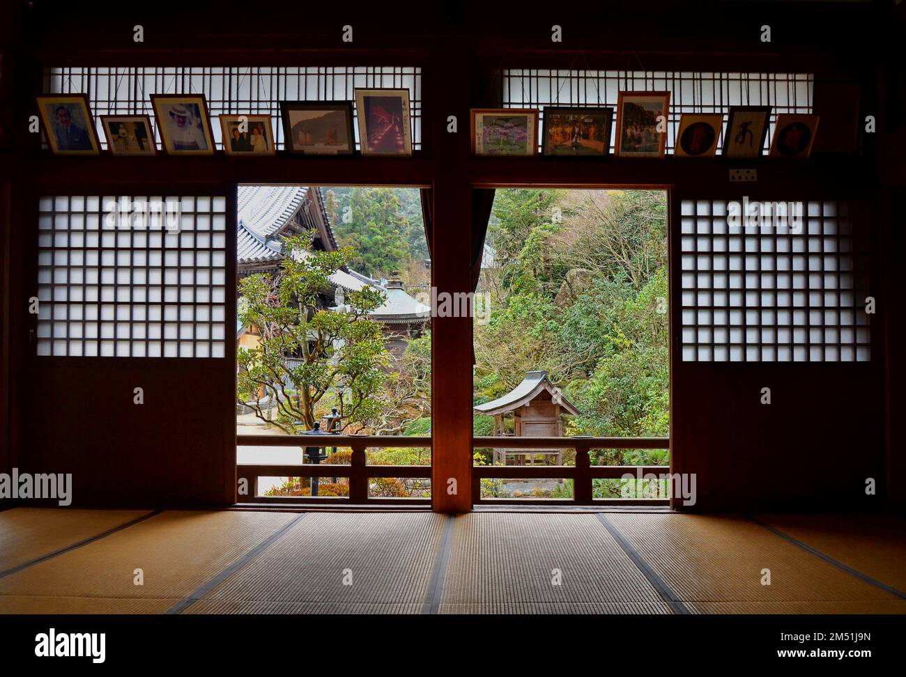 Japanese temple interior hi-res stock photography and images - Alamy