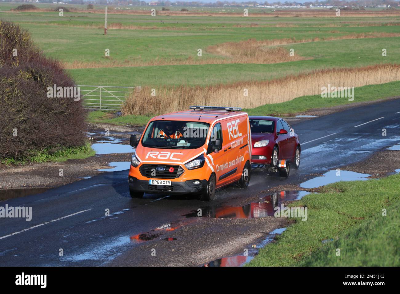Rac vehicle towing a car hi-res stock photography and images - Alamy