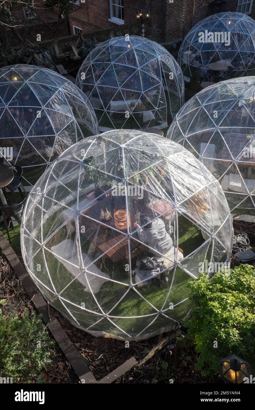 Social distancing,outdoor,eating,bubble,pod,pods,igloos,in,at,pub ...