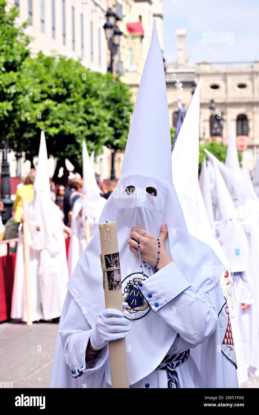 Confreres accompanying the pasos in the itinerary of the "Stations of ...