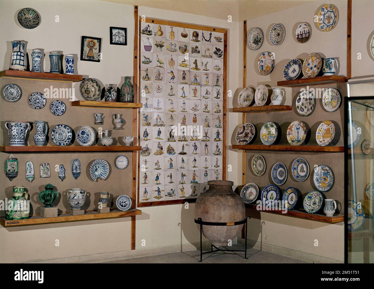 CERAMICA DE TOLEDO Y ARAGON - ANTIGUA INSTALACION SITUADA EN EL PALACIO ...