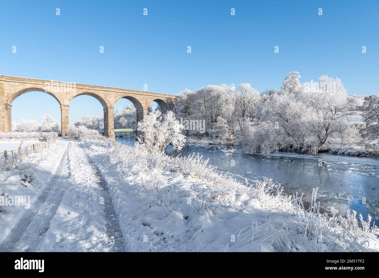 Roxburgh Viaduct over the river teviot in snow in the Scottish Borders ...