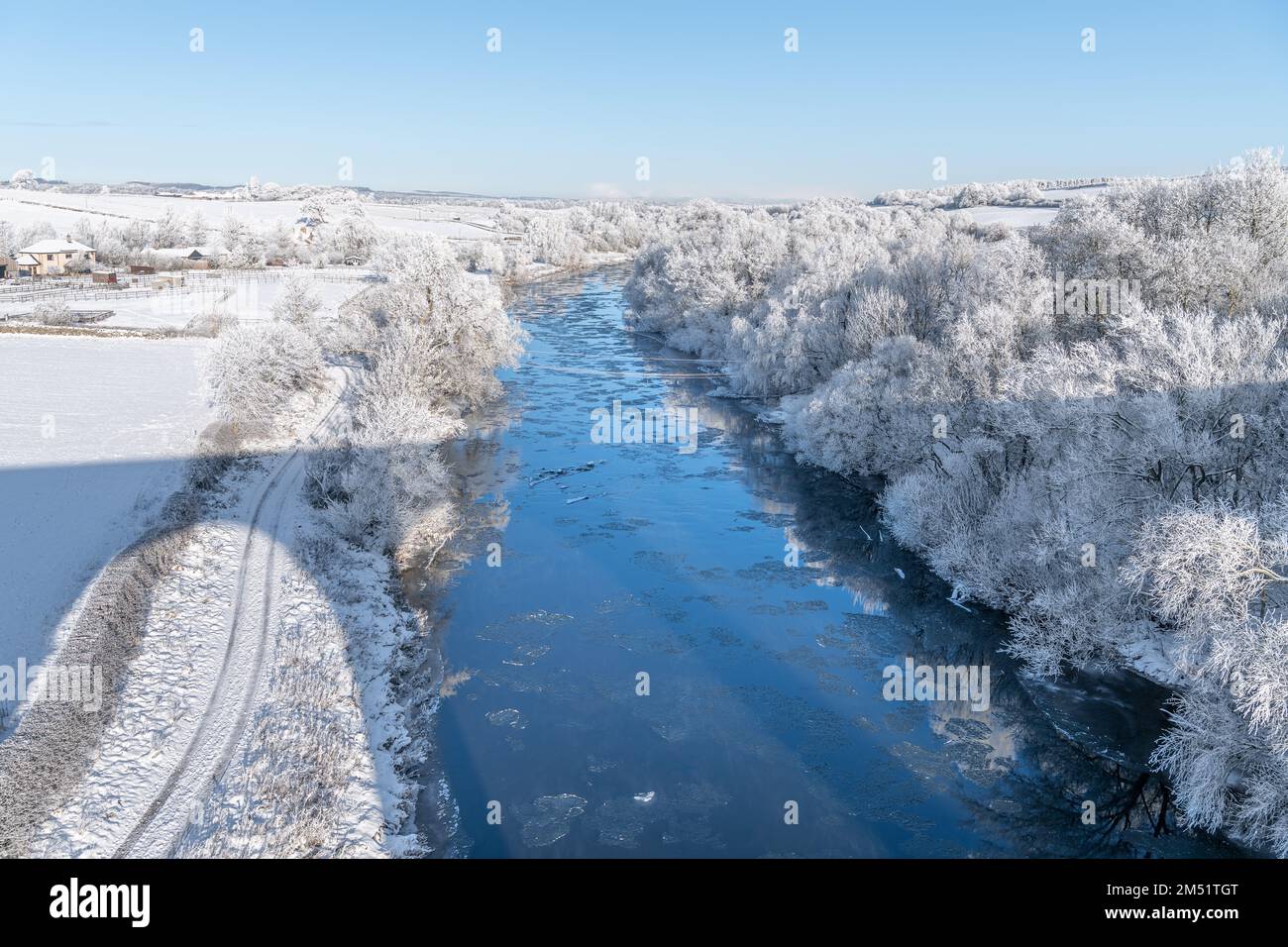Snow and ice around he River Teviot from Roxburgh Viaduct in the ...
