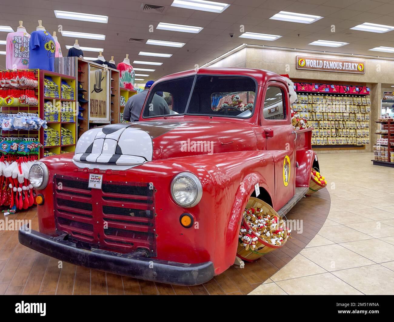 Texas City Tx Usa December 18th 2022 Vintage Truck With Buc Ees Stuffed Beavers In The