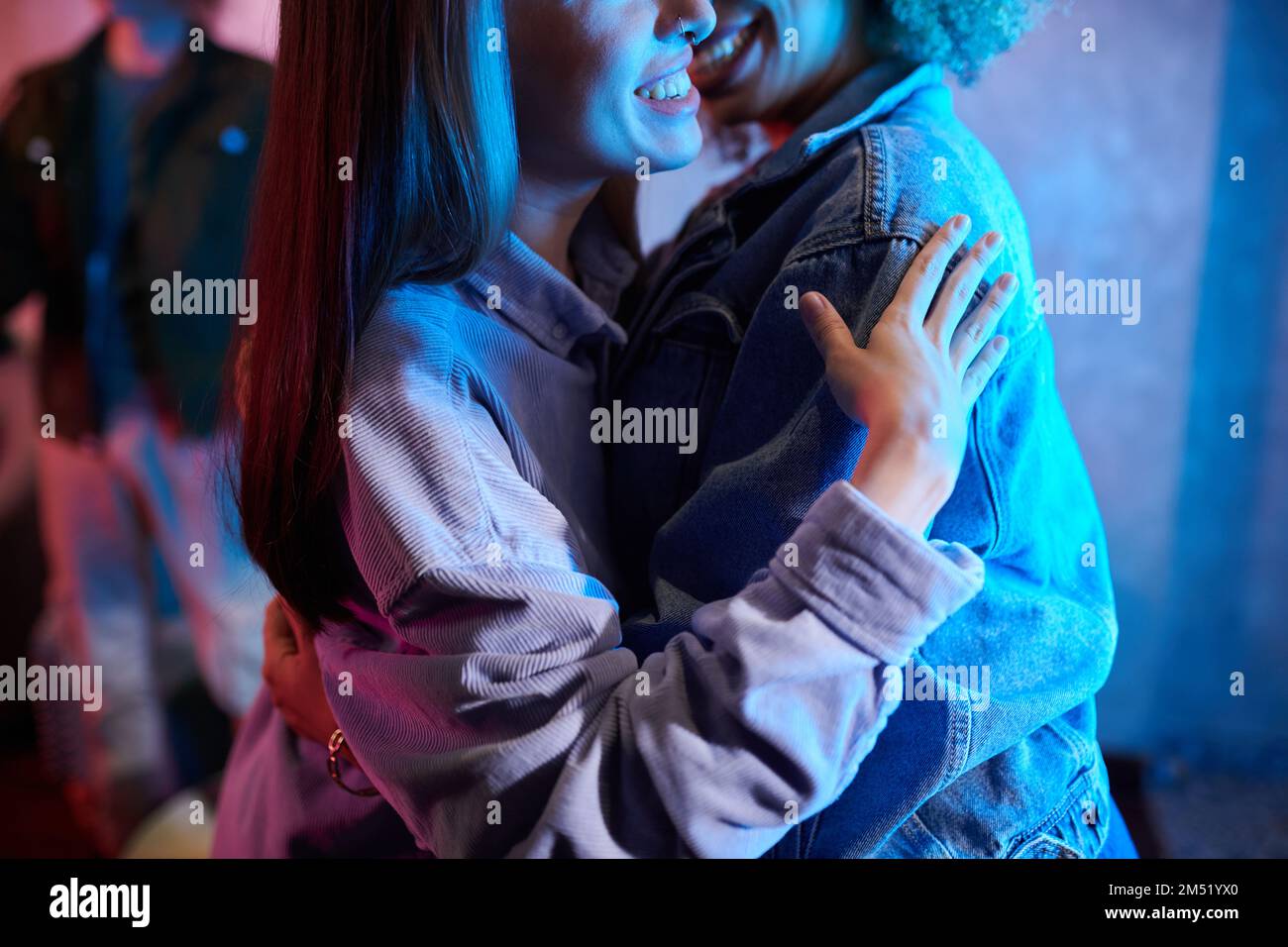 Best friend smiling at each other hi-res stock photography and images ...