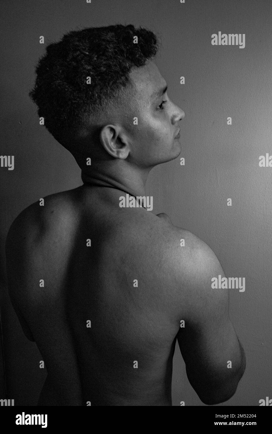 muscular man from back Stock Photo - Alamy