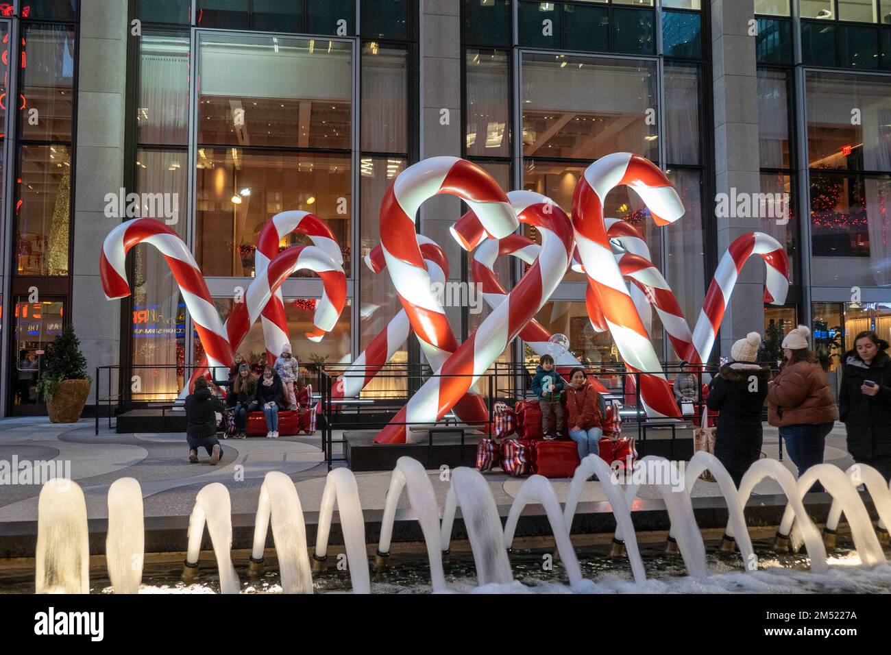 Avra estiatorio hi-res stock photography and images - Alamy