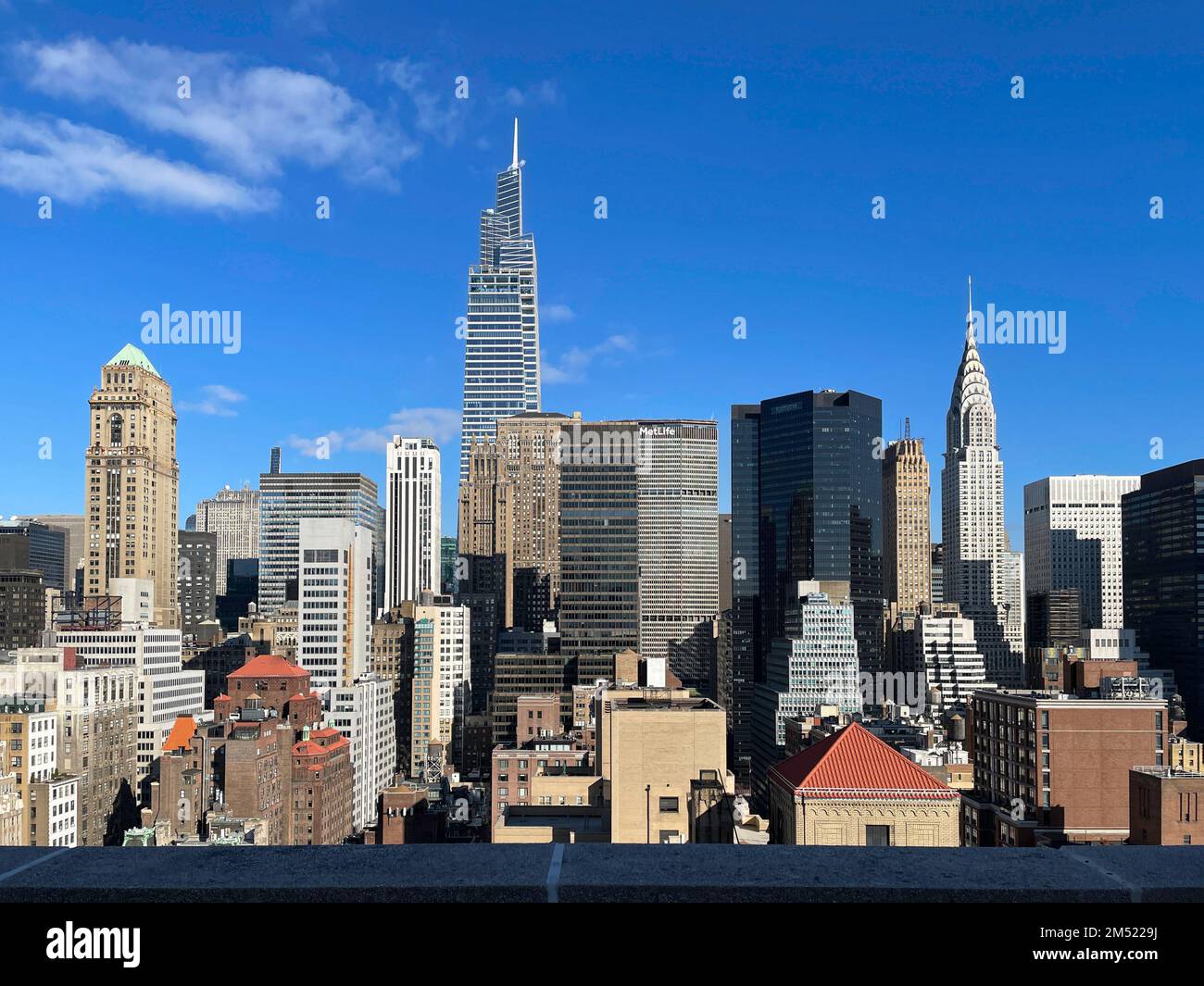 Skyline of Midtown Manhattan featuring One Vanderbilt, NYC 2022 Stock ...