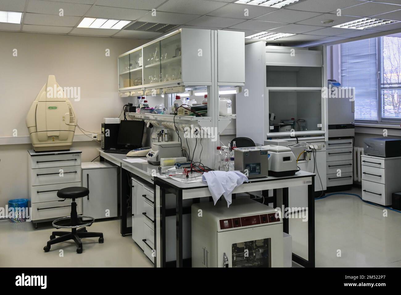 Scientific laboratory. Interior of a modern biological laboratory Stock ...