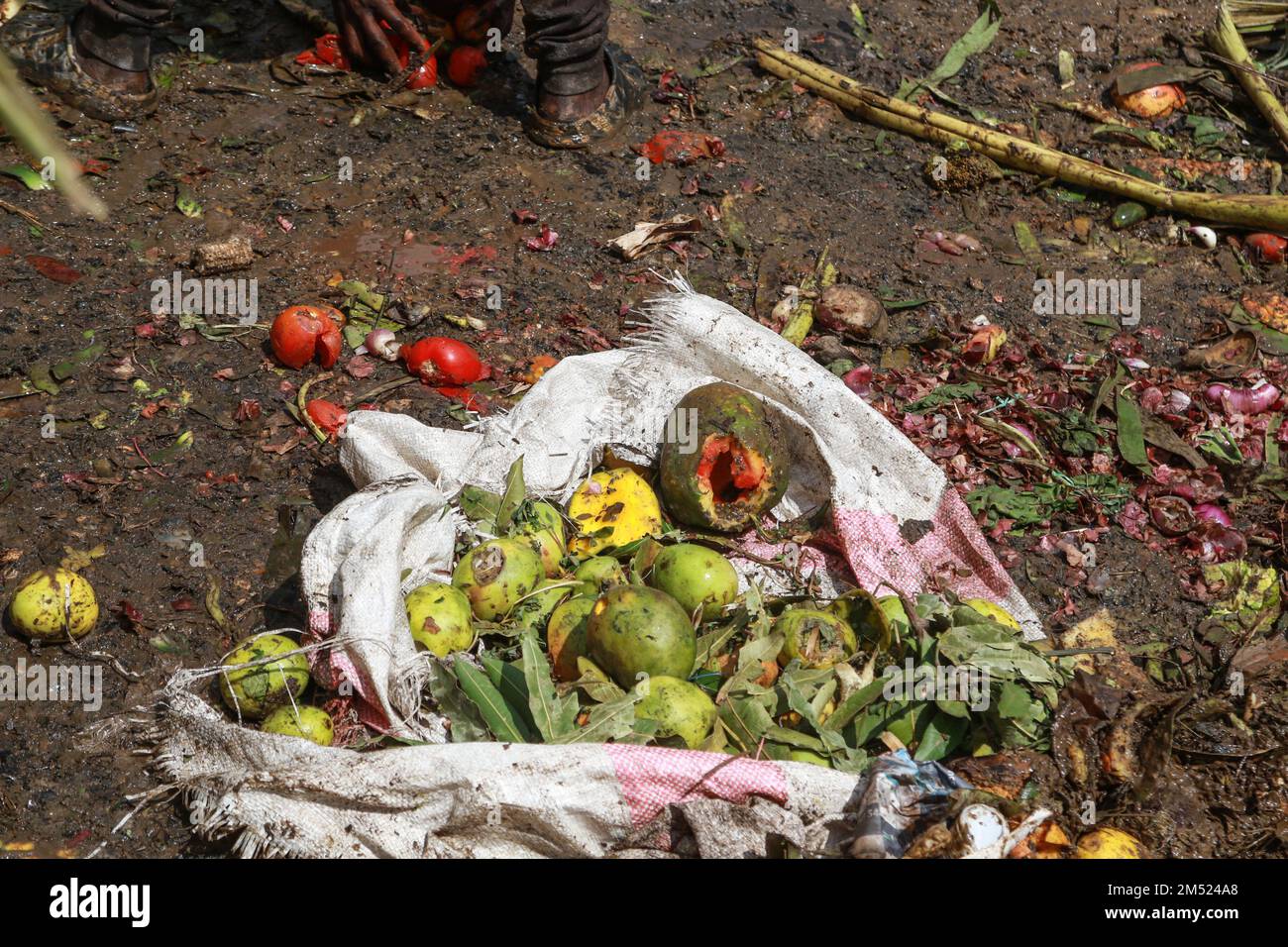 Nakuru, Kenya. 24th Dec, 2022. Spoilt fruits and vegetables laying on ...