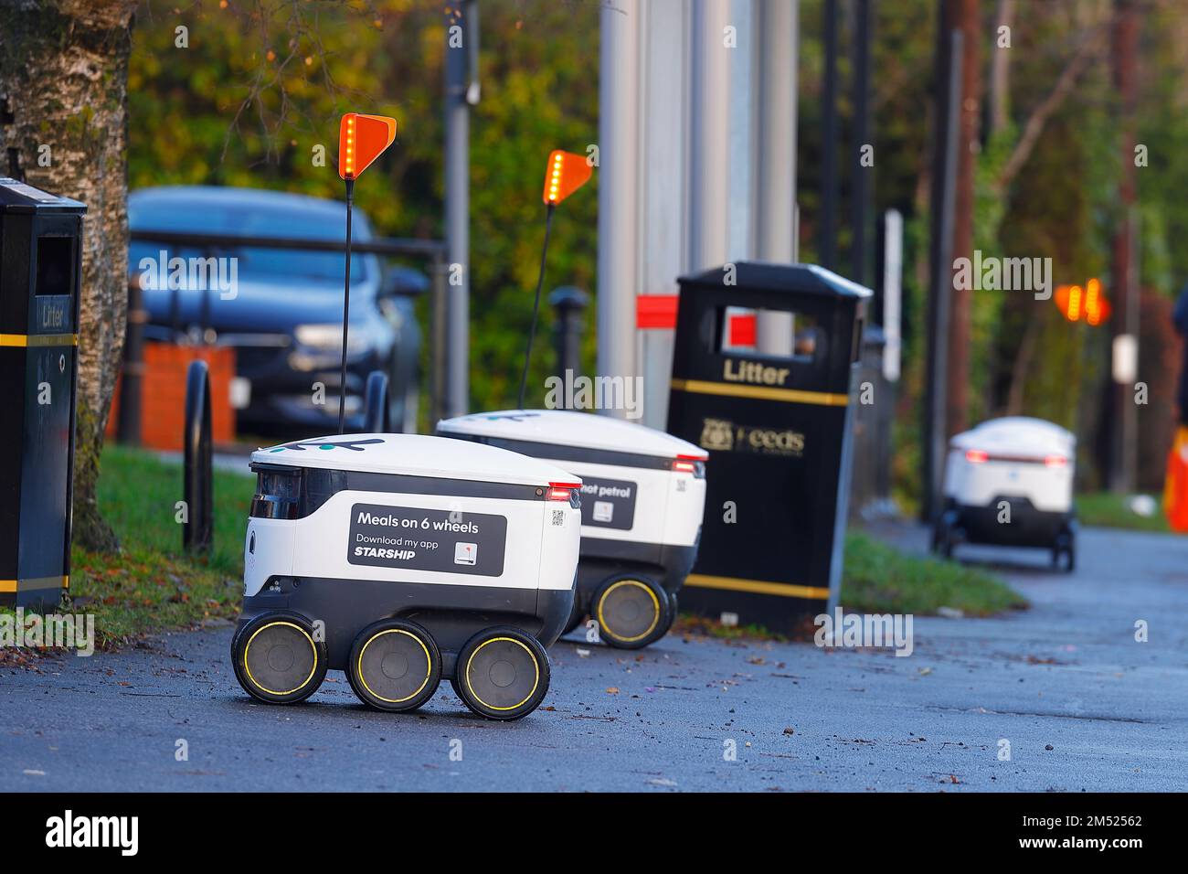 Starship Technology autonomous robots that deliver groceries to ...