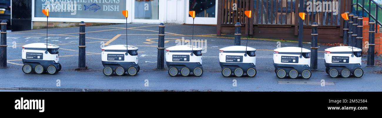 Delivery robot panorama hi-res stock photography and images - Alamy