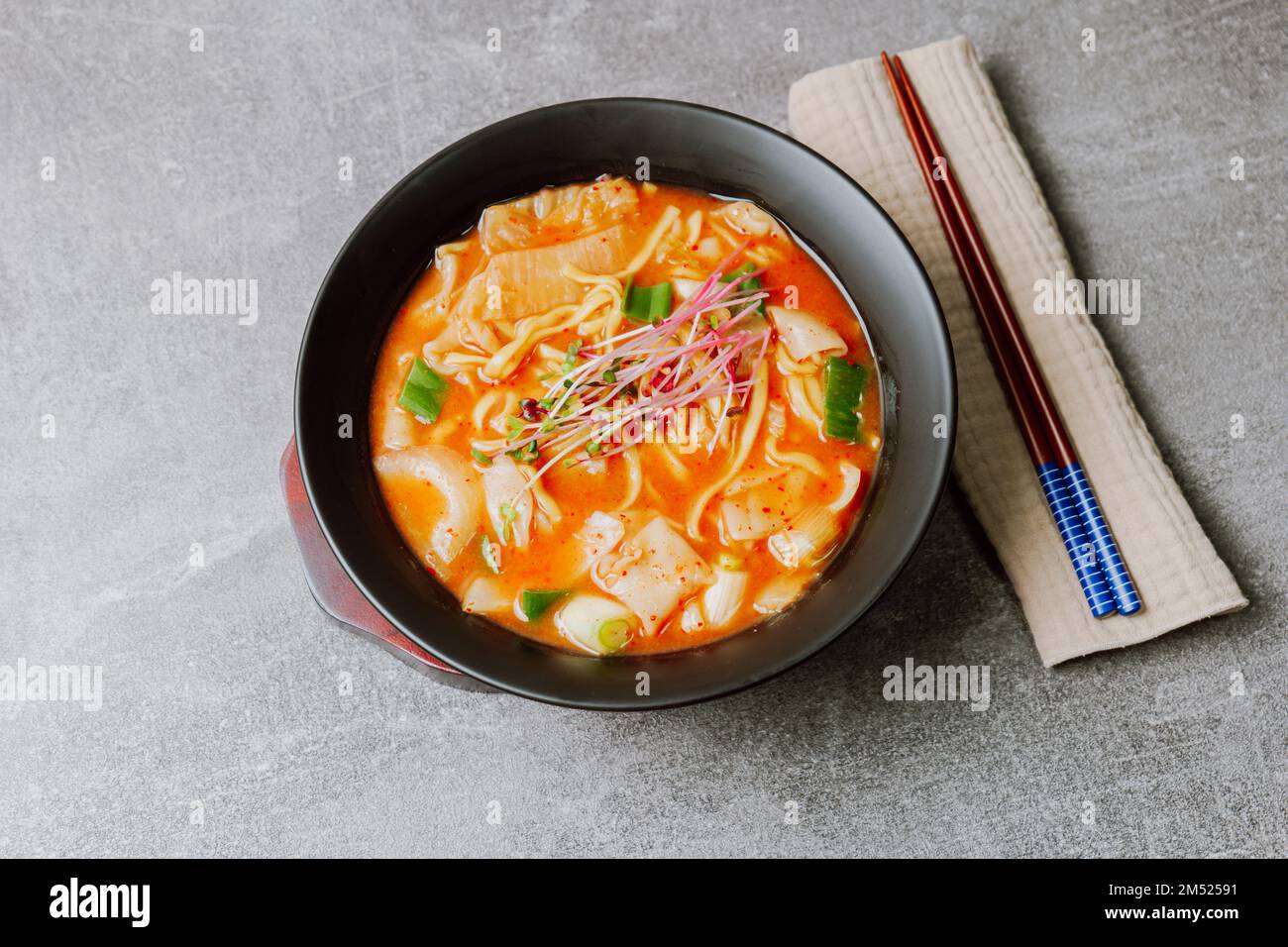 eolkeunkalguksu, Korean Spicy Noodle Soup : A spicy noodle dish made by ...