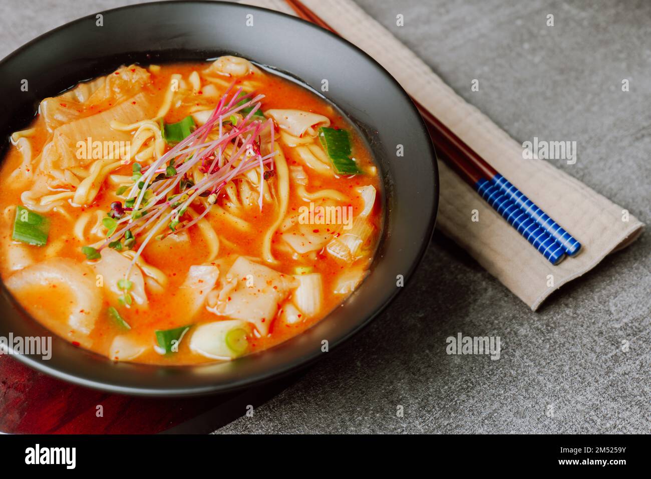 eolkeunkalguksu, Korean Spicy Noodle Soup : A spicy noodle dish made by ...