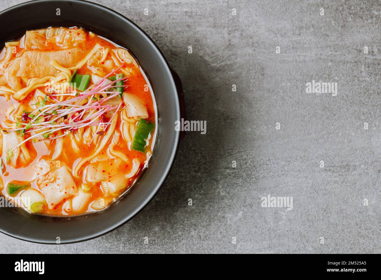 eolkeunkalguksu, Korean Spicy Noodle Soup : A spicy noodle dish made by ...