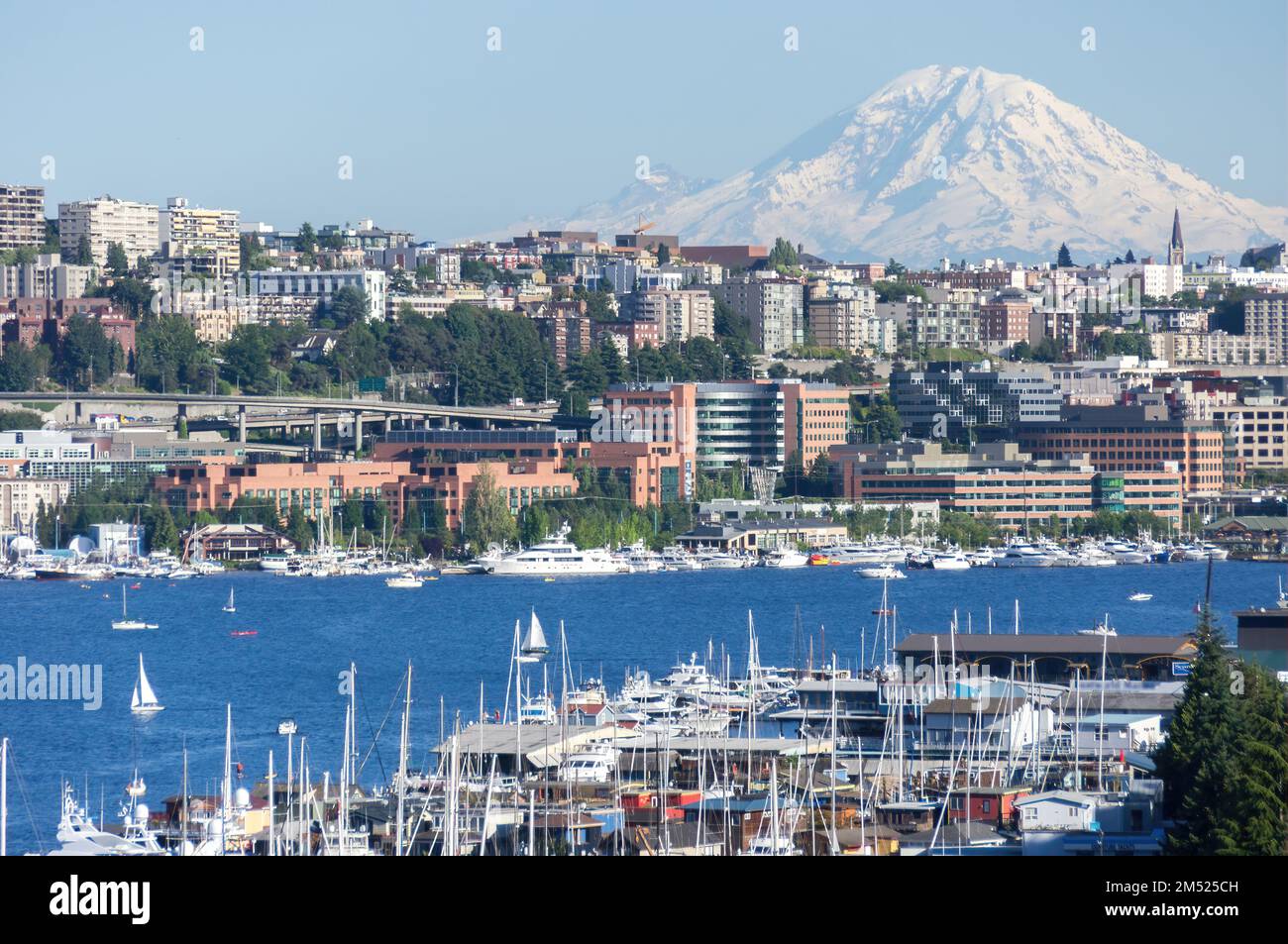 Lake Union, Lee's Landing Marina, and Snow-capped Mt Rainier. Seattle ...