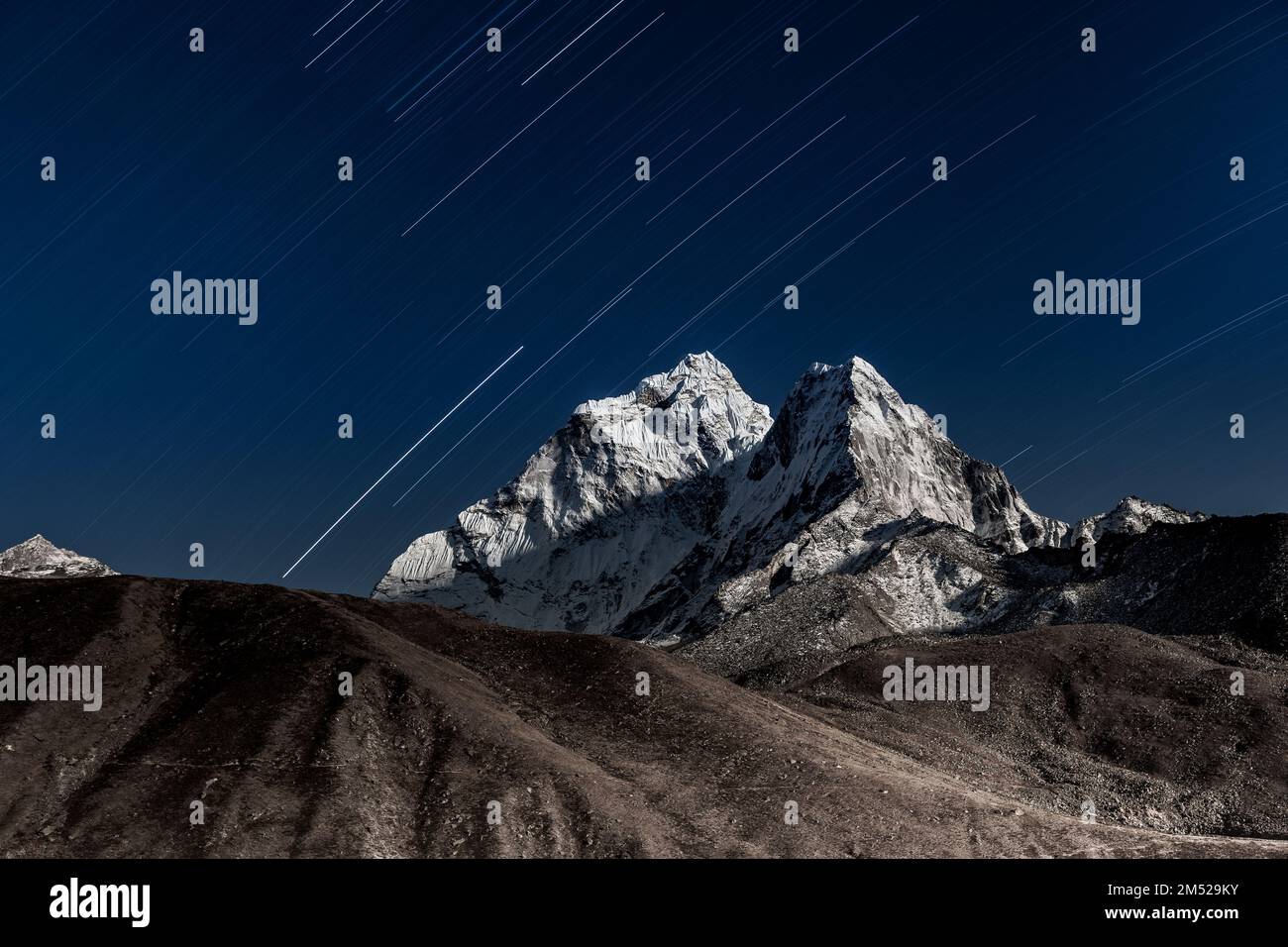 Milky way above mountain hi-res stock photography and images - Alamy