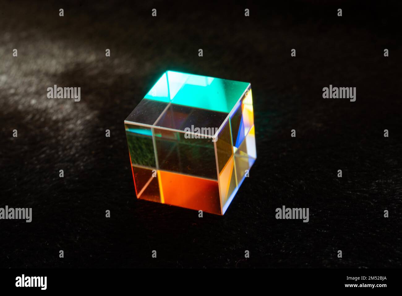 Optical glass cube Light dispersion, spectrum. Physics optics ray refractions Stock Photo - Alamy