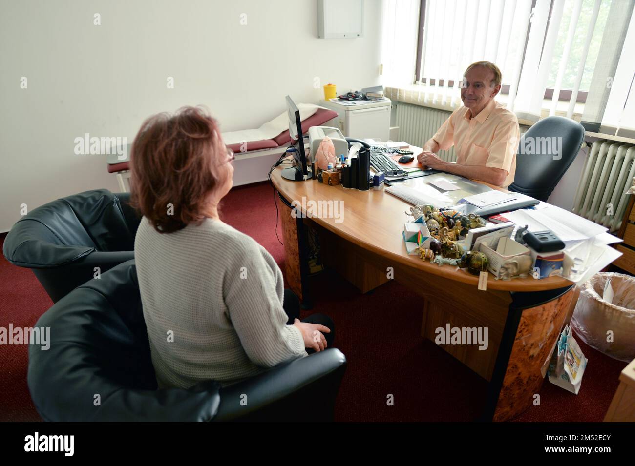 This internist in the centre of a larger city works mainly as a family ...