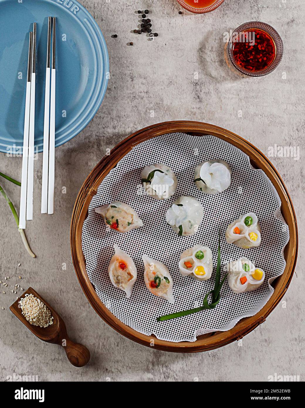 Food bamboo steamer travel hi-res stock photography and images - Alamy