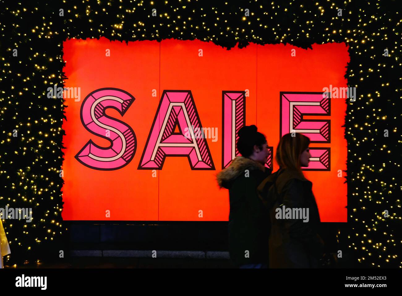 Sales 2022 hi-res stock photography and images - Alamy