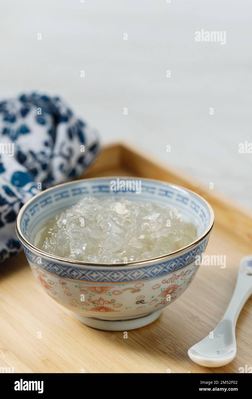 Edible Chinese Birdnest Soup with Brown Rock Sugar Stock Photo - Alamy