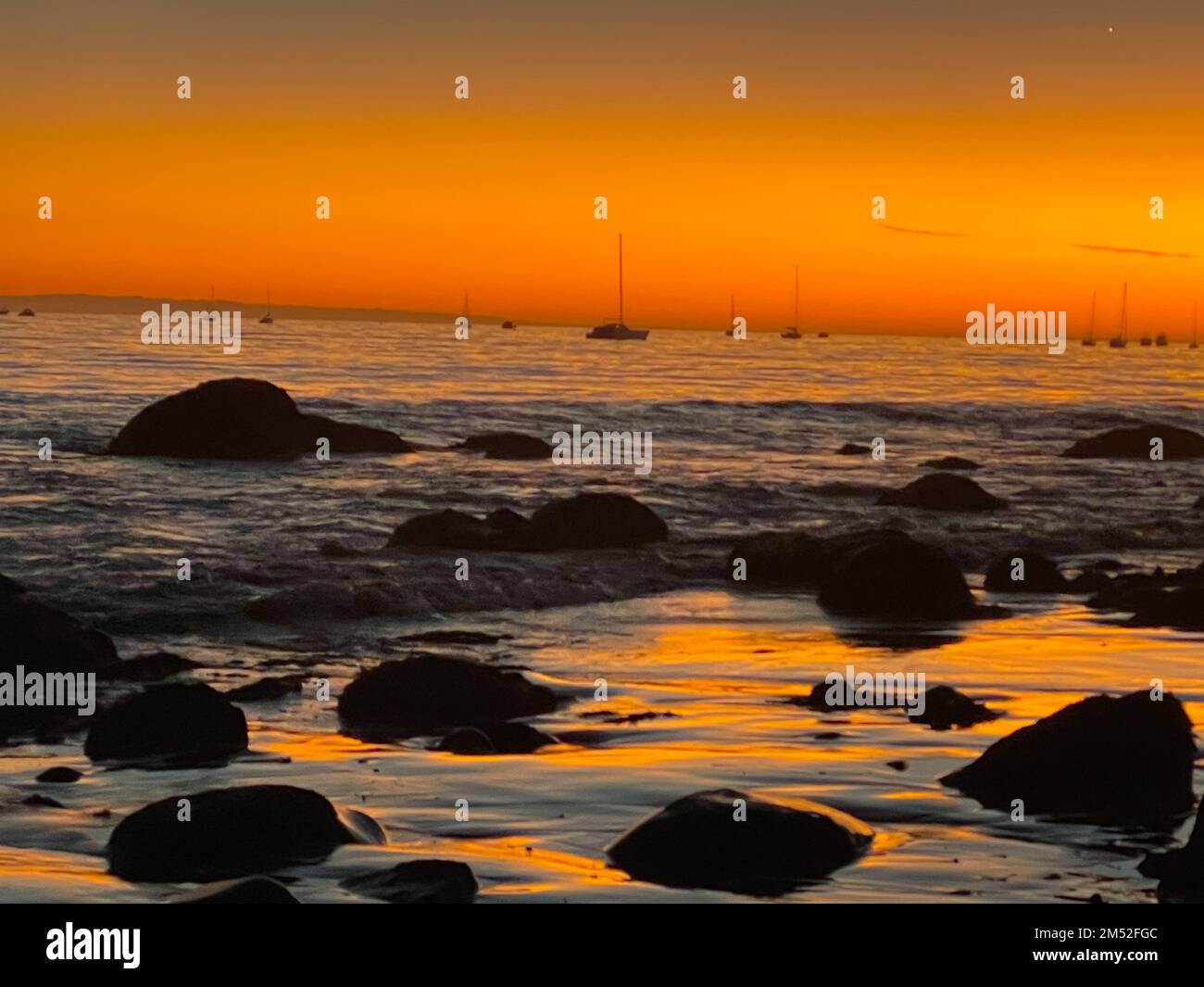 Santa Barbara, California, U.S.A. 23rd Dec, 2022. Beautiful golden ...