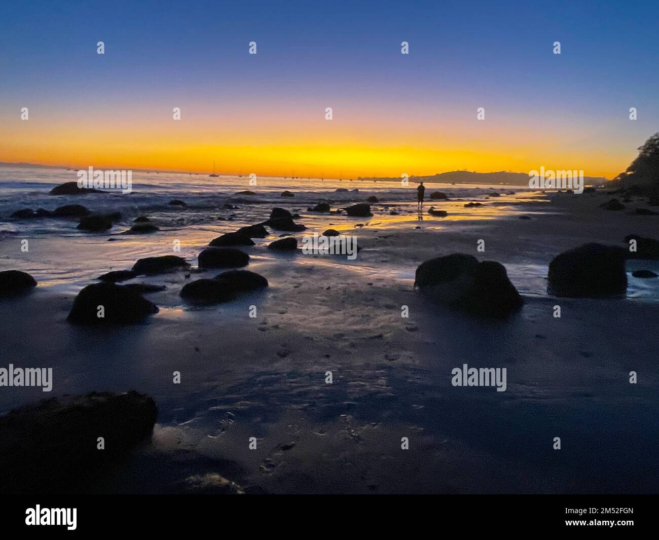 Santa Barbara, California, U.S.A. 23rd Dec, 2022. Beautiful golden ...