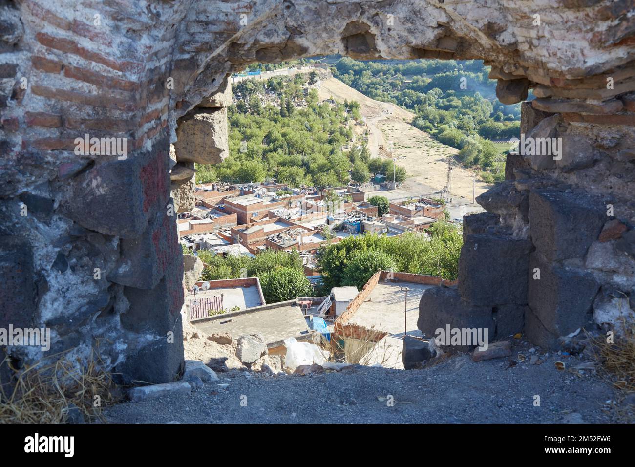 Diyarbakir's Ancient and Well-Preserved City Walls Stock Photo - Alamy