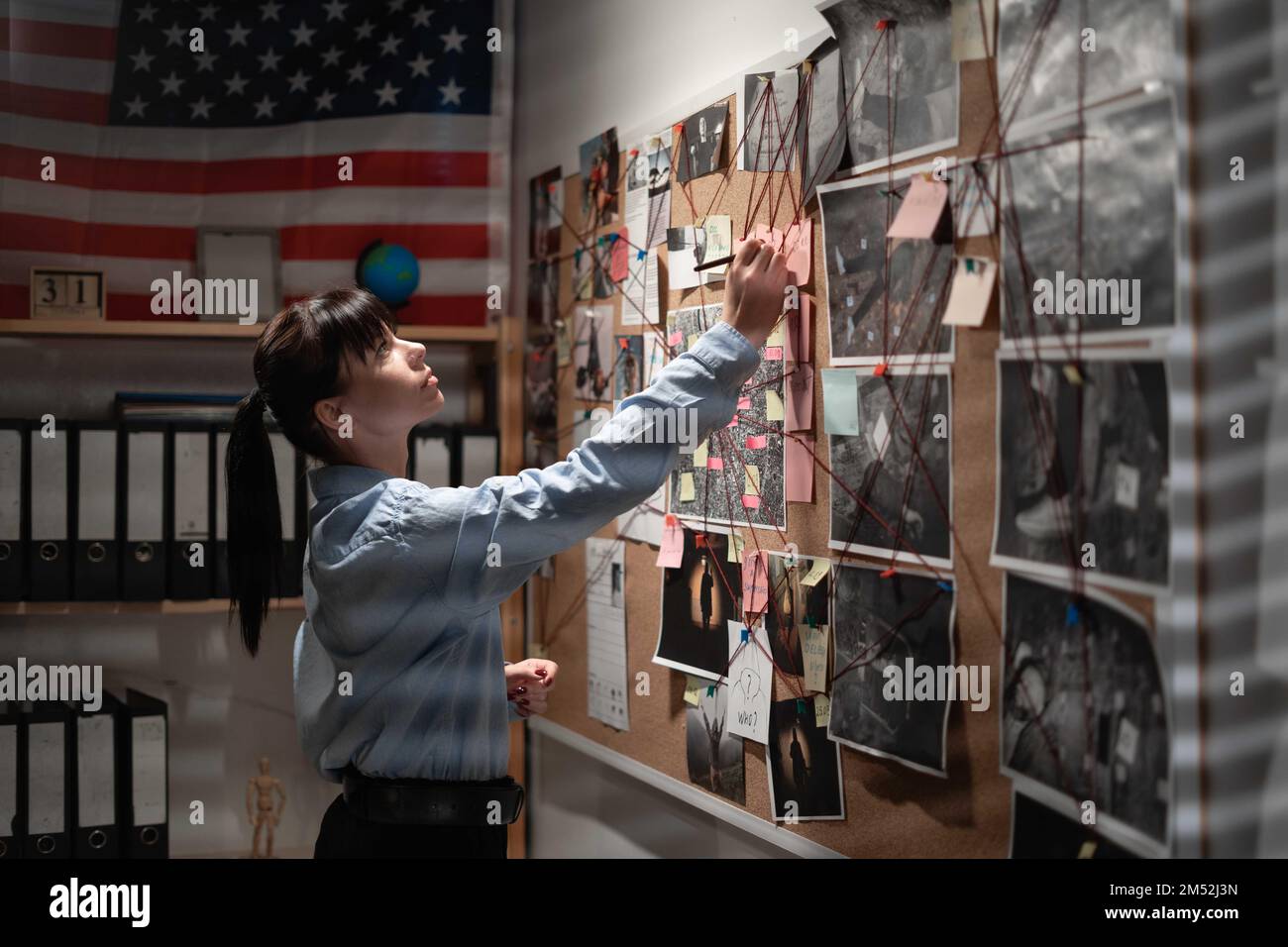 Investigation board hi-res stock photography and images - Alamy