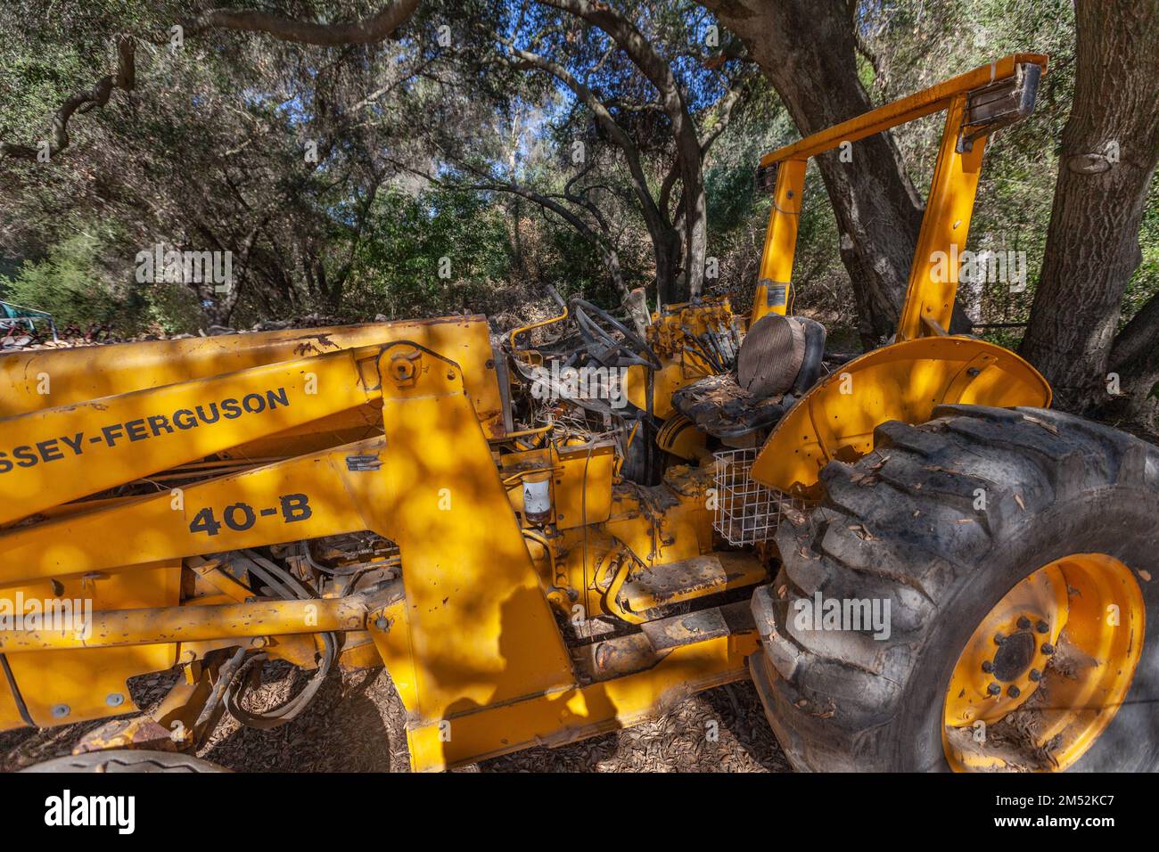 Yellow front loader hi-res stock photography and images - Alamy