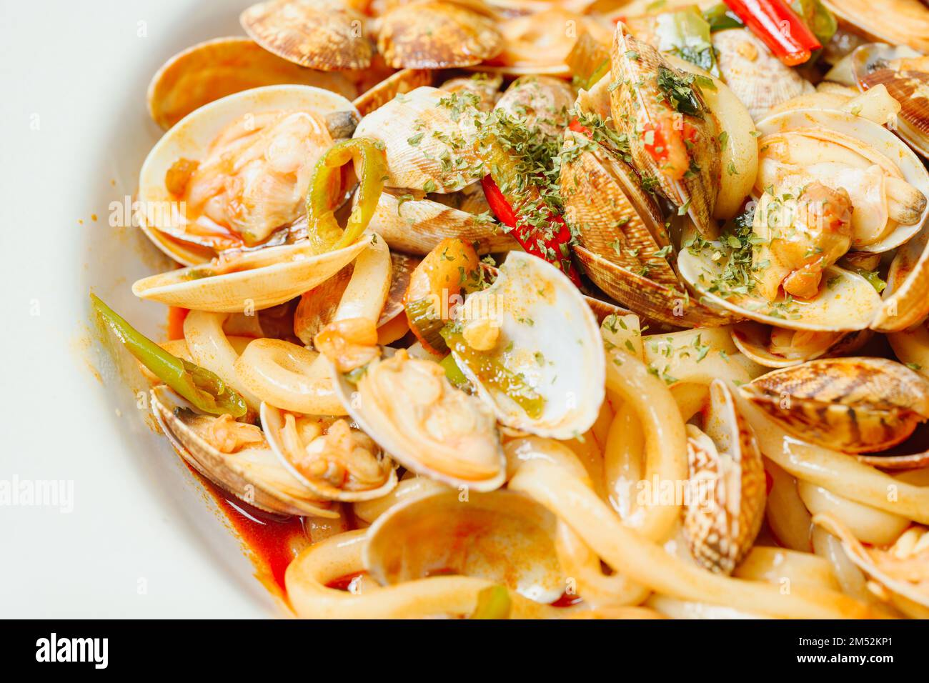 Spicy and delicious Chinese food Clam Mara stir-fried noodle dish Stock ...