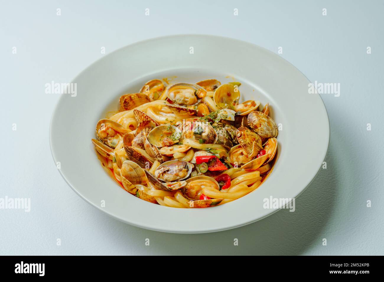 Spicy and delicious Chinese food Clam Mara stir-fried noodle dish Stock ...