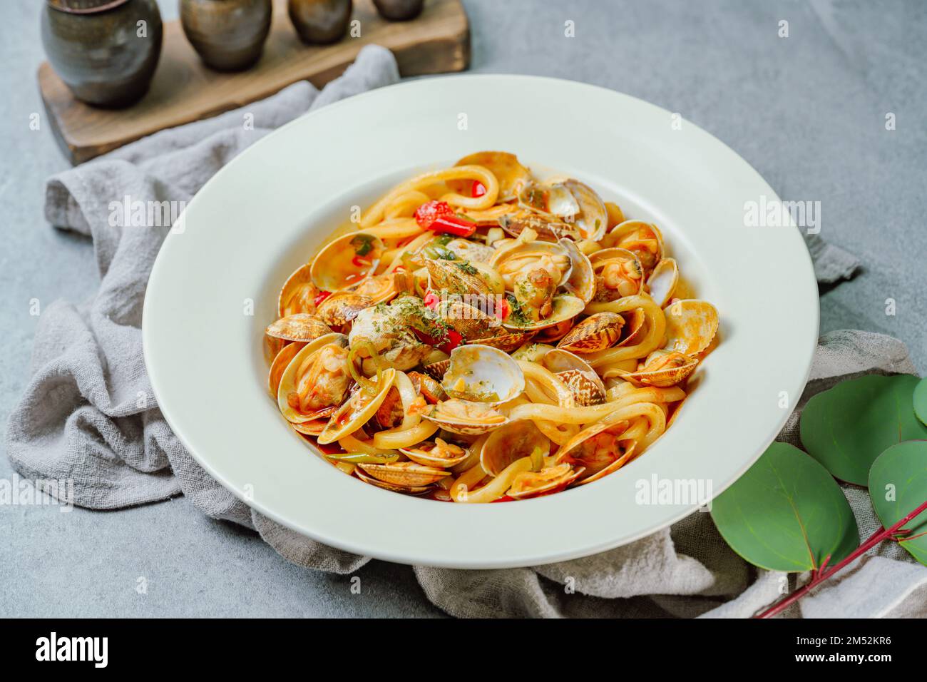 Spicy and delicious Chinese food Clam Mara stir-fried noodle dish Stock ...