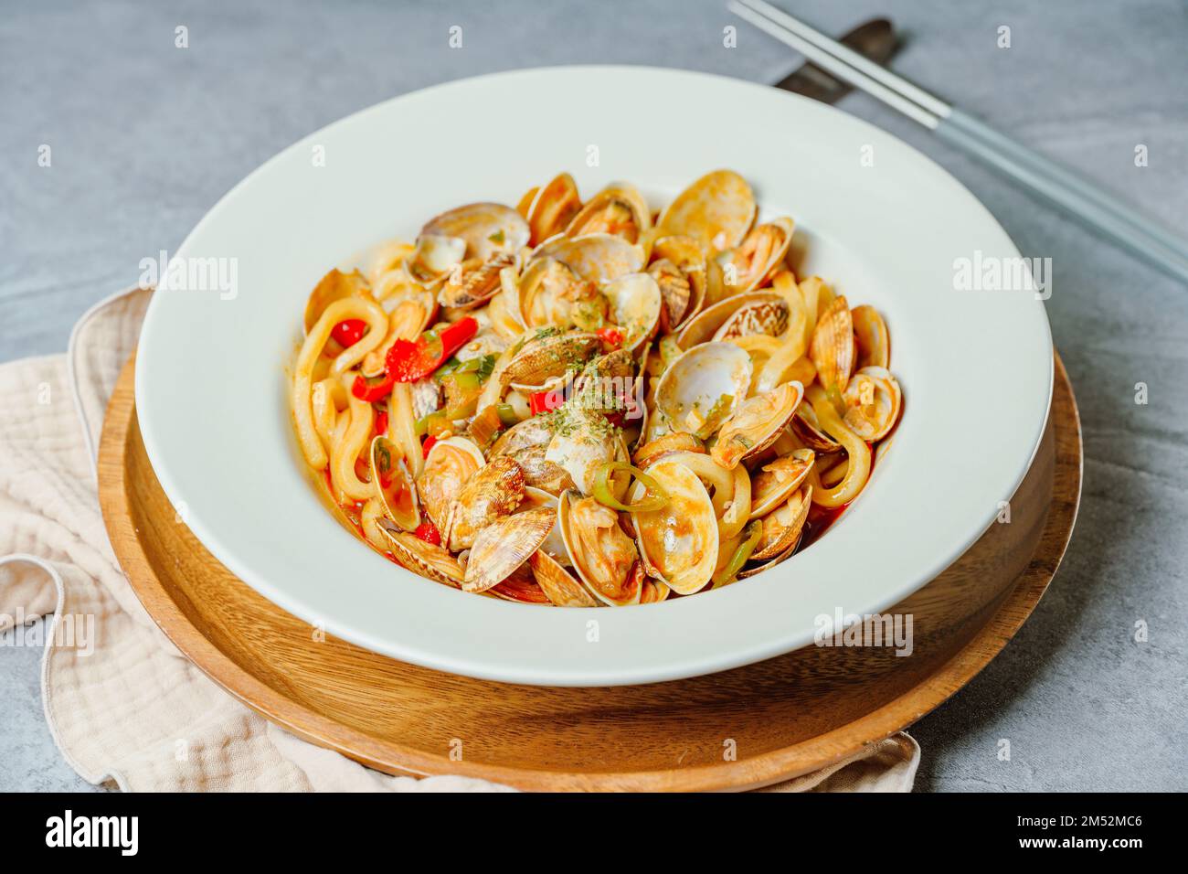 Spicy and delicious Chinese food Clam Mara stir-fried noodle dish Stock ...