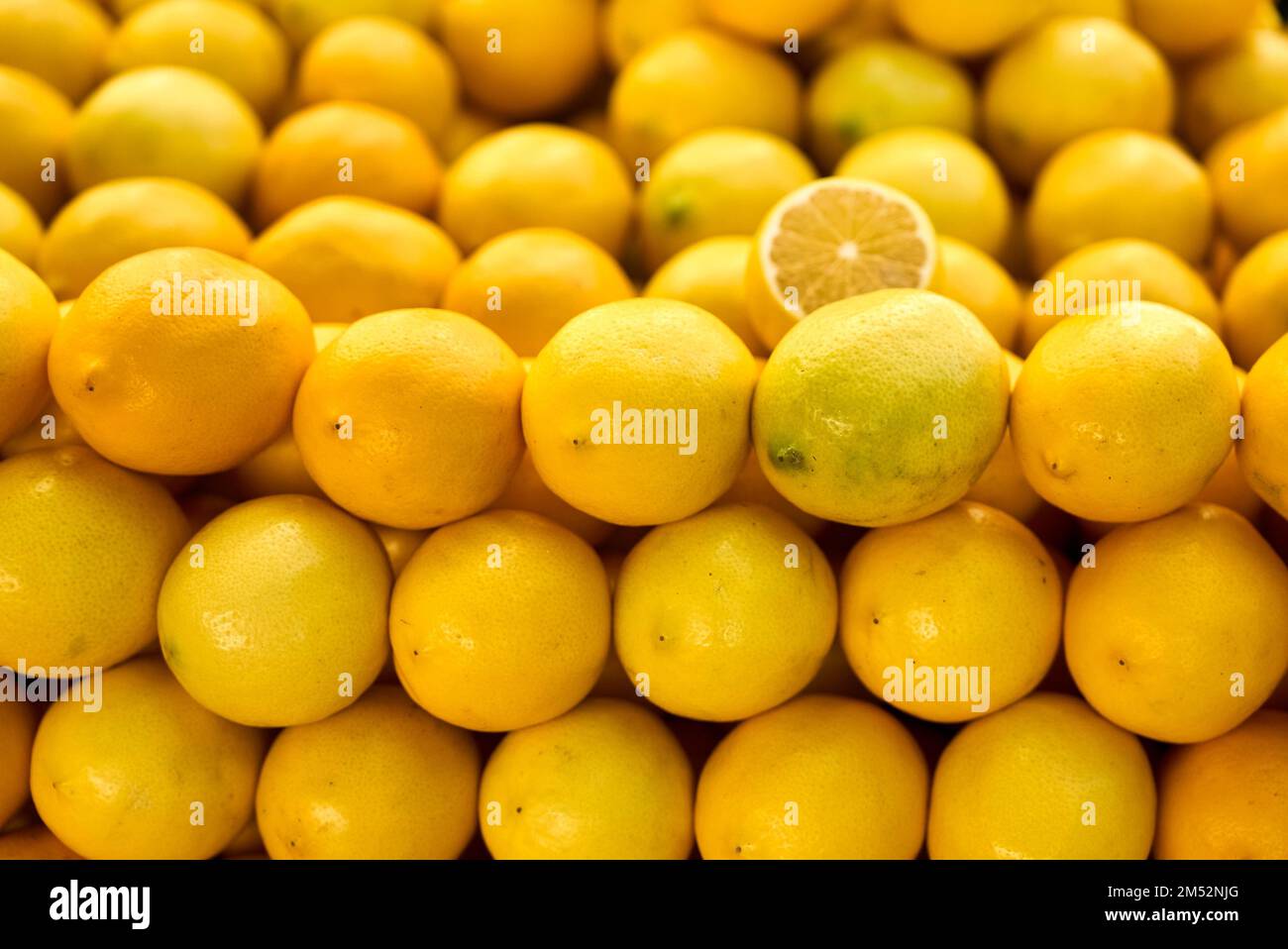 Lemons At Market. Colorful Display Of Lemons In A Market Stock Photo ...