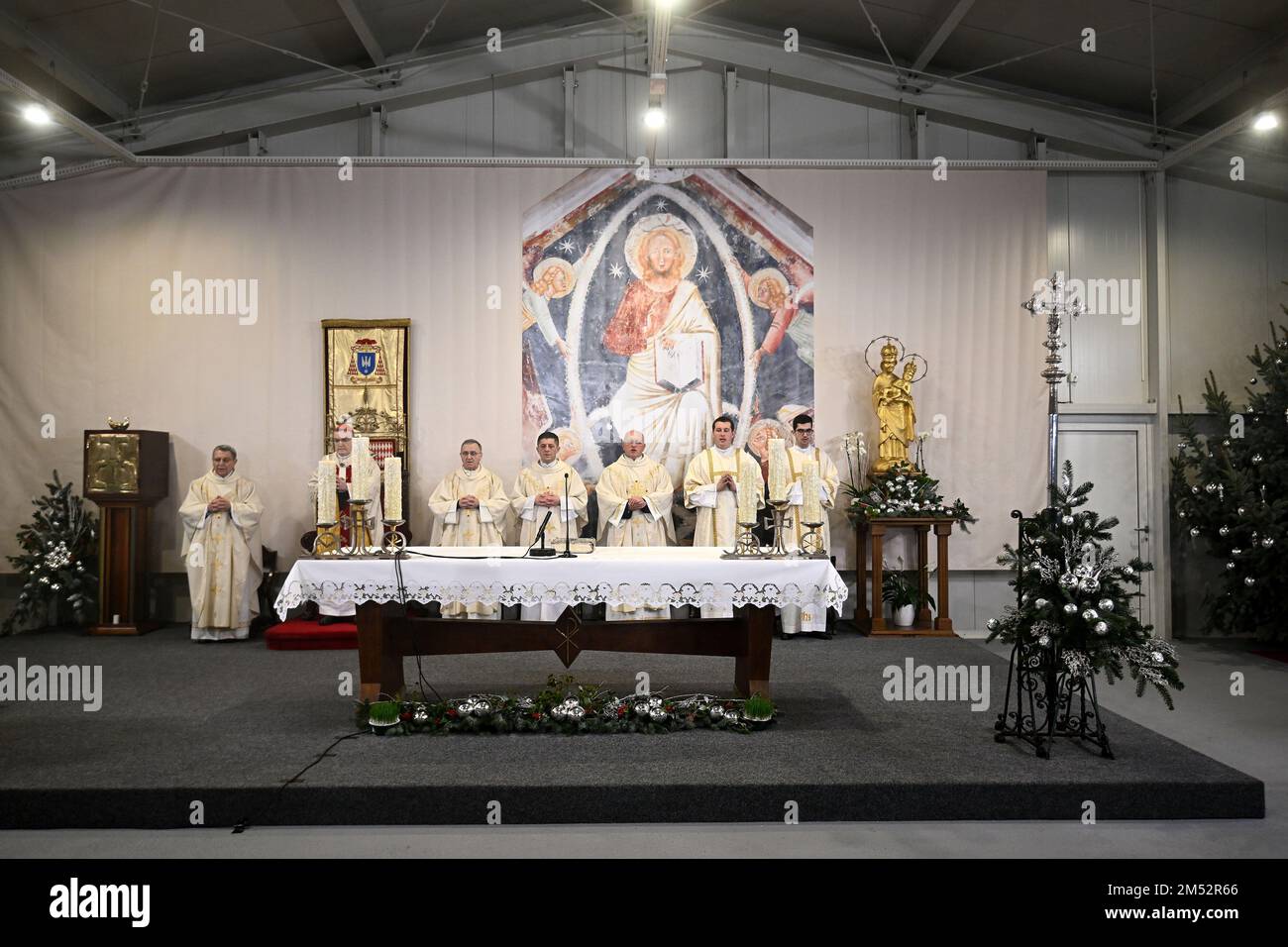 Zagreb, Croatia. 25th Dec 2022. Croatian Cardinal and Archbishop of ...
