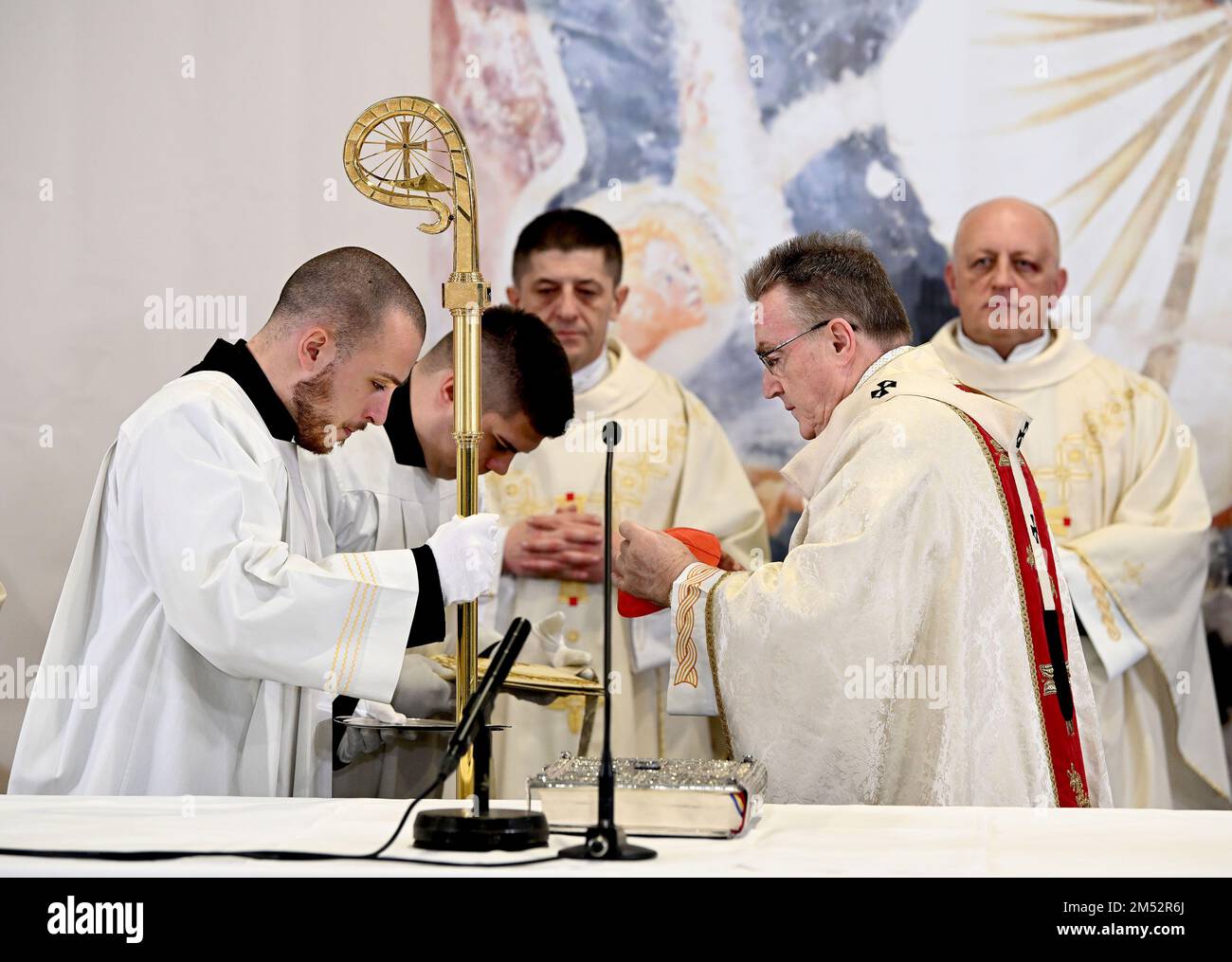Zagreb, Croatia. 25th Dec 2022. Croatian Cardinal and Archbishop of ...